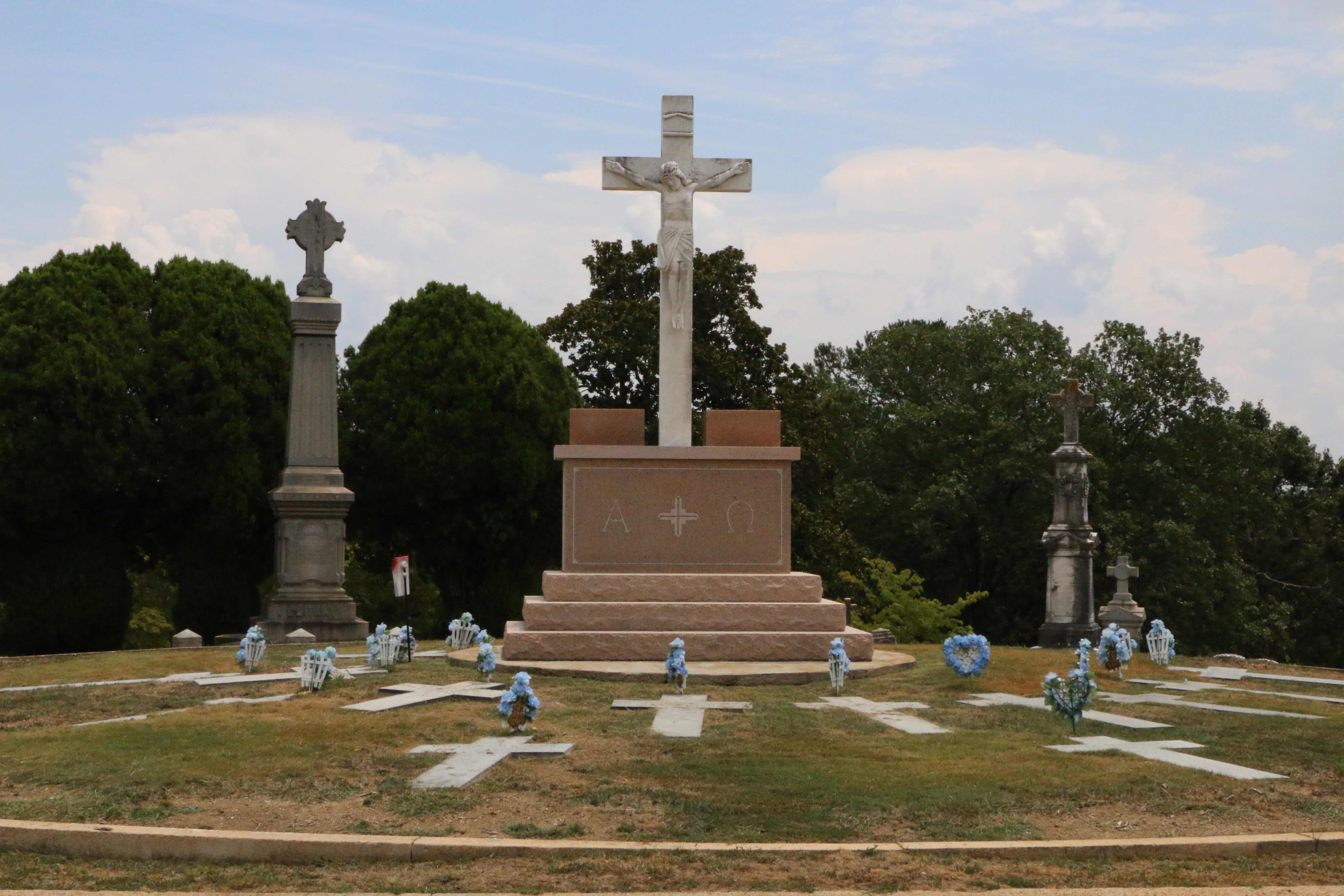 ‘For your faithful, Lord, life is changed, not ended’ | East Tennessee ...