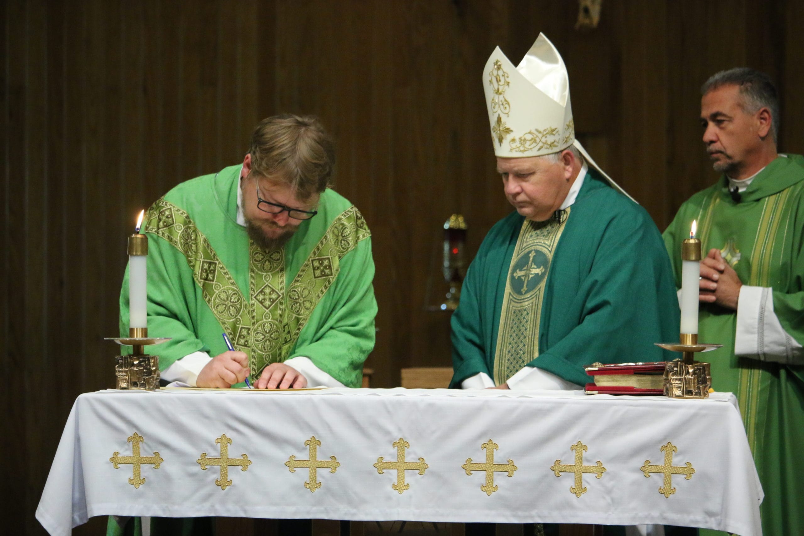 Father Schuster installed as St. Alphonsus pastor | East Tennessee Catholic