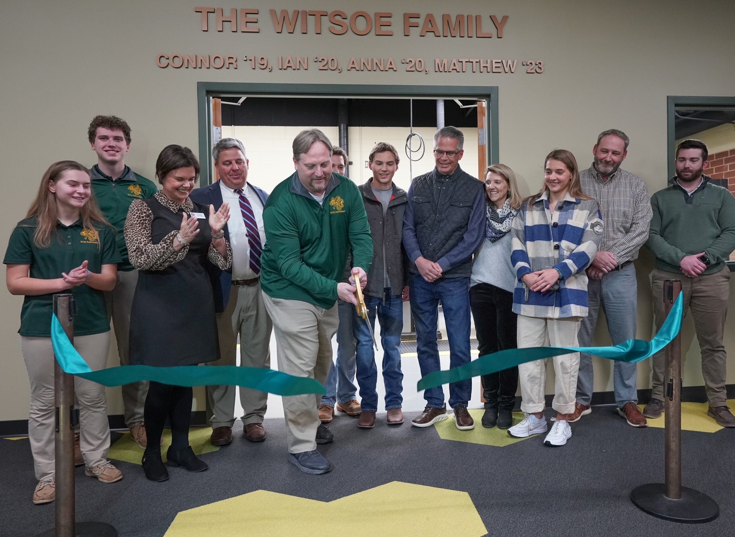 Knoxville Catholic dedicates STEM Innovation Lab | East Tennessee Catholic