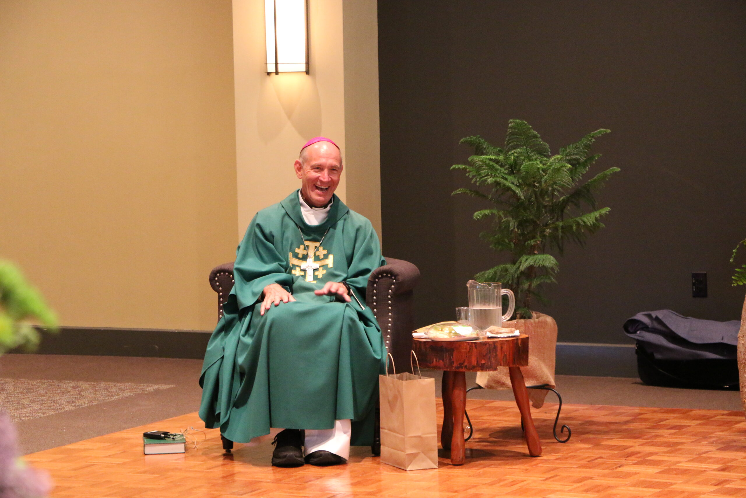 St. Henry bids Fr. Beckman an emotional farewell | East Tennessee Catholic